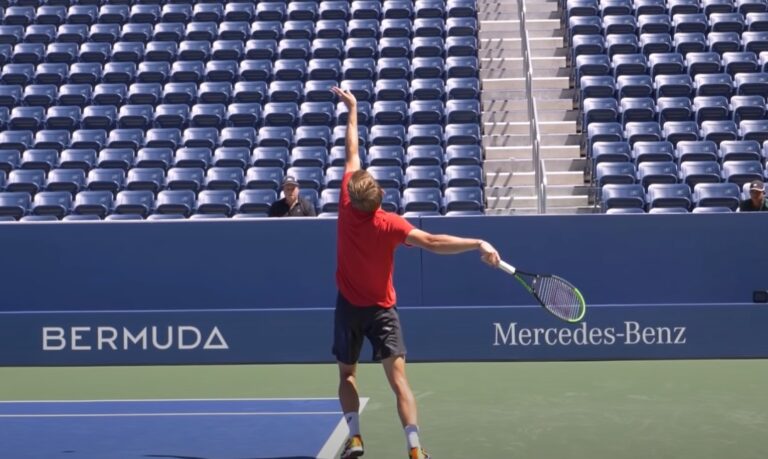 What Is a Foot Fault in Tennis? The Key to a Winning Serve