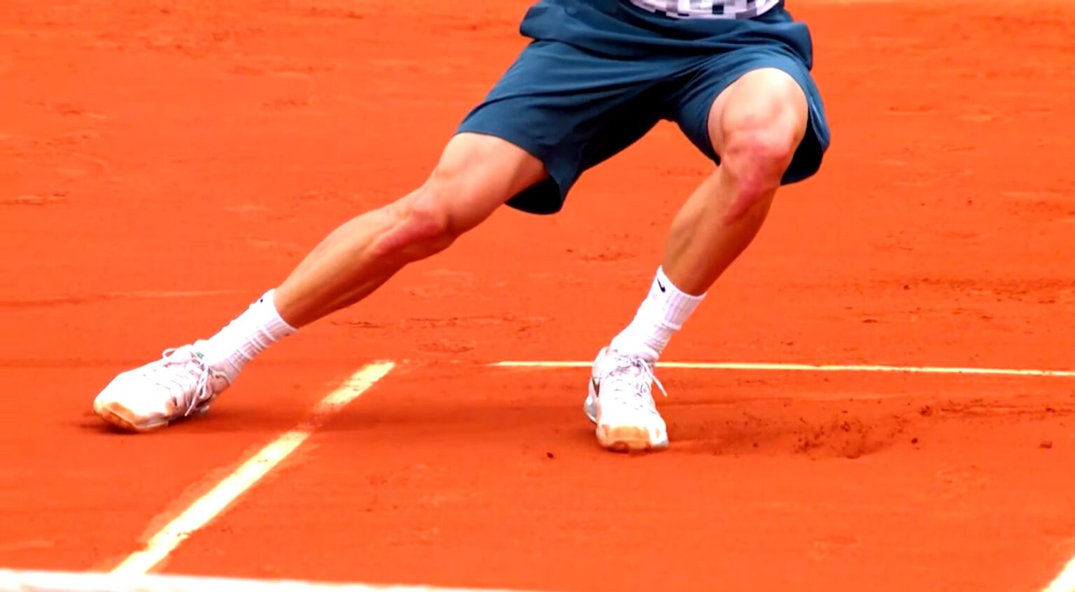 Comparing Clay and Hard Tennis Courts - Which One to Play On?